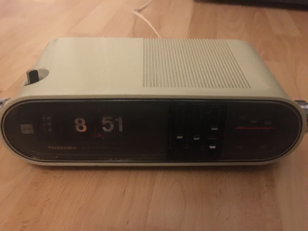 Toshiba RC-803F Radiowecker Klappzahlenwecker vintage selten | Kaufen ...