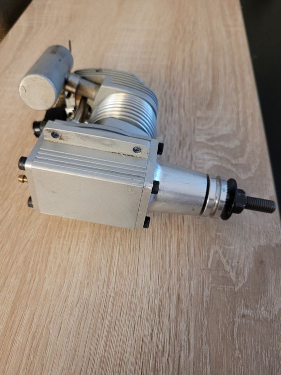 Laser 80 4-Takt Motor, Top Zustand, wenig gelaufen | Kaufen auf Ricardo