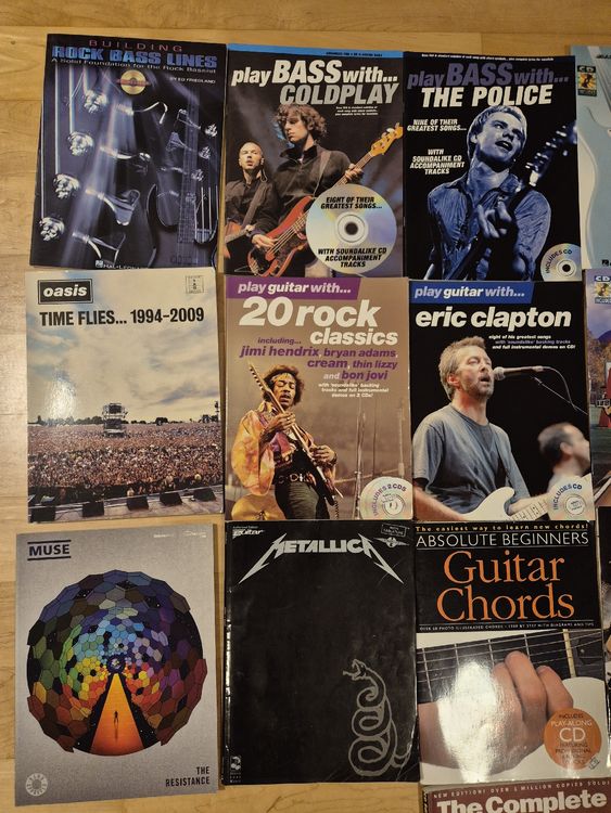 Huge lot: Guitar & Bass Books - chords, tabs & tuition (Gebraucht) in ...