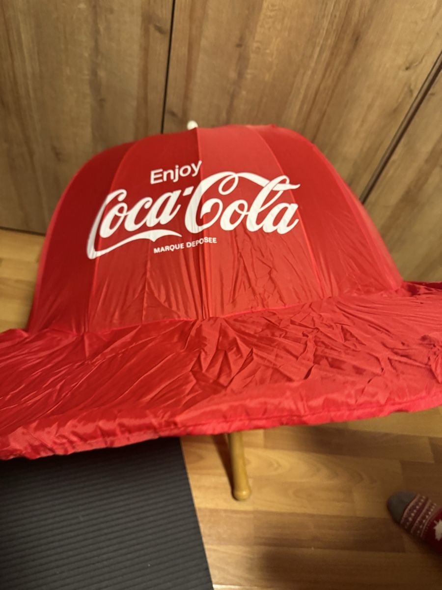 Parapluie Coca-Cola rouge neuf avec poignée en bois, (D'occasion) à ...