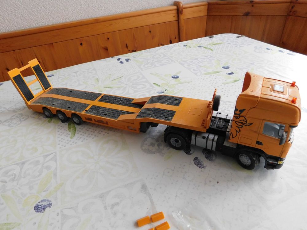 Siku Scania 1:32 Standmodell mit Dolly und Kippauflieger (Gebraucht) in ...