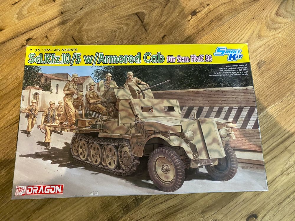 1/35 DRAGON Sd.Kfz.10/5 w/Armored Cab für 2cm Flak 38 6677 (Gebraucht ...