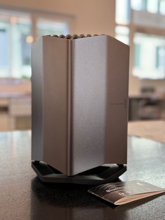 Blackmagic eGPU RX580 (externe Grafikkarte für Mac/PC) (Gebraucht) in ...