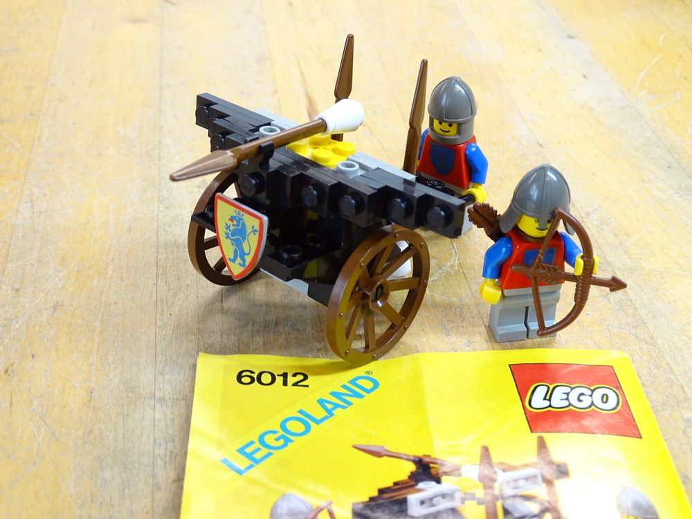 Lego 6012 Ritter Siege Cart, Komplett mit Bauanleitung (Gebraucht) in ...
