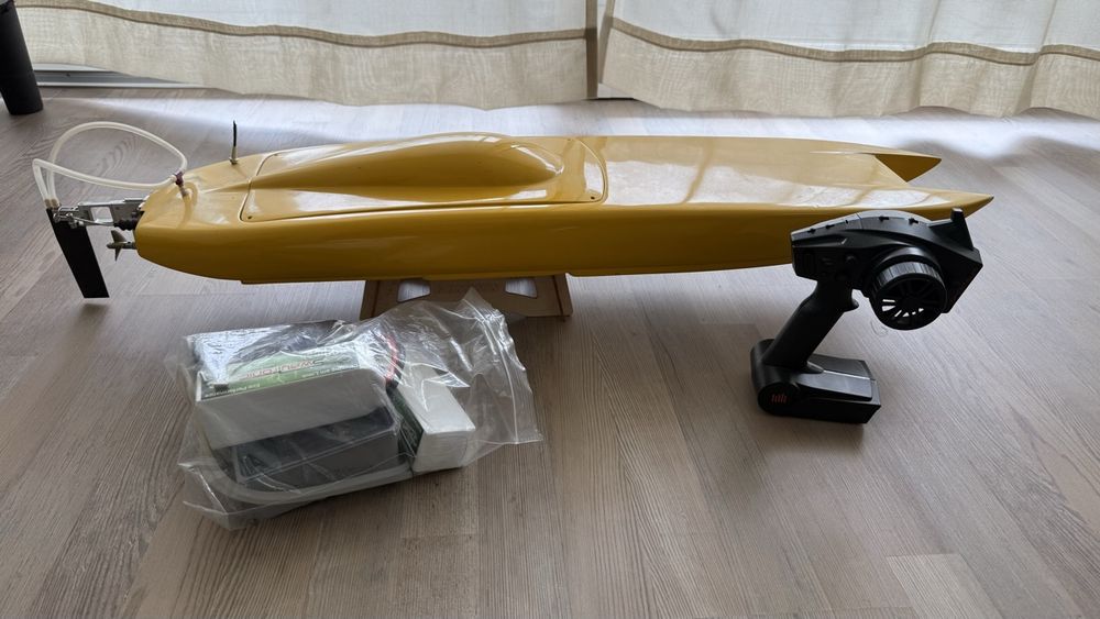 RC-Rennboot - Genesis Offshore Brushless (Neu (gemäss Beschreibung)) in ...