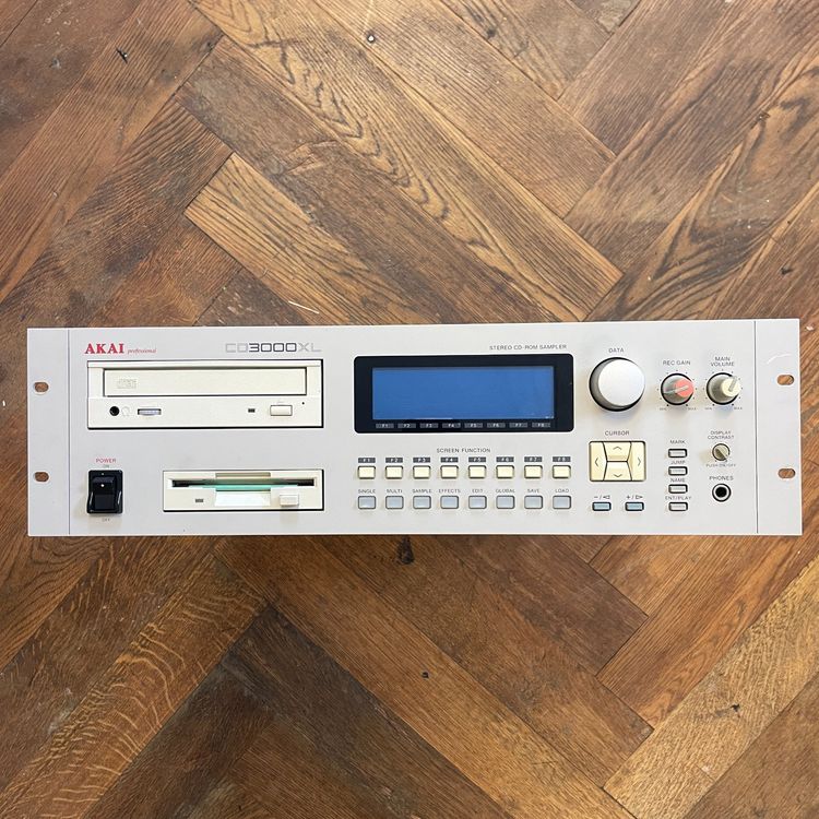 AKAI Professional CD3000XL Sampler (Defekt) in Bern für CHF 170 – nur ...