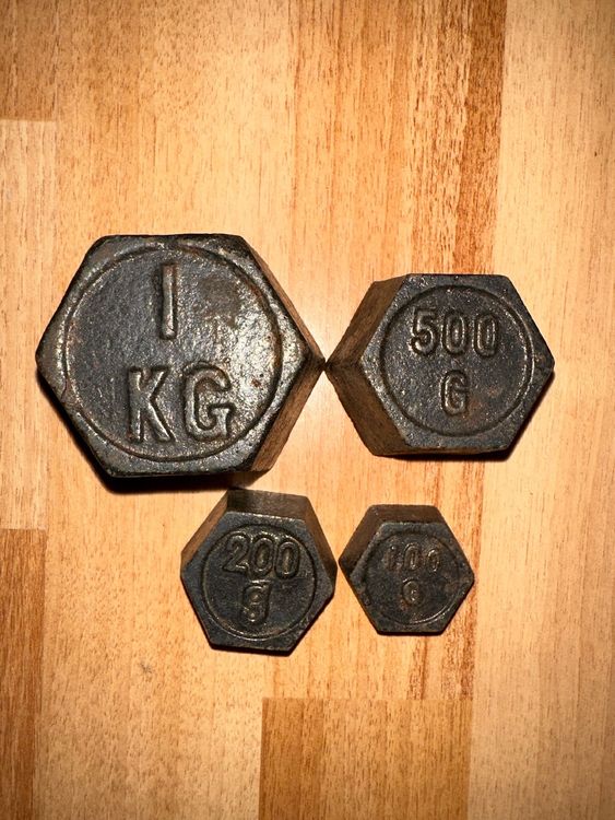 Gewichte 1Kg 500g 200g 100g für Waage (Gebraucht) in St. Gallen für CHF 18 – mit Lieferung auf ...