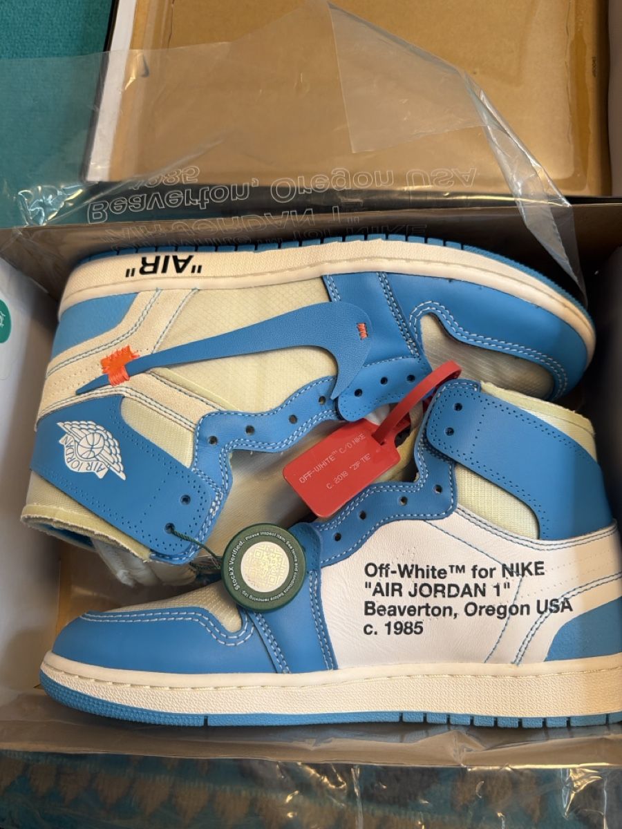 Brand new off white Chicago Jordan’s 1s in blue colour. Btw (Neu und ...