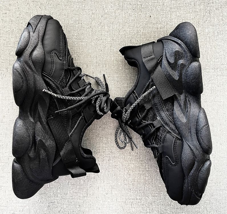 Schwarze Sneakers, Gr. 38 (Neu und originalverpackt) in Rapperswil SG für CHF 15 – mit Lieferung ...