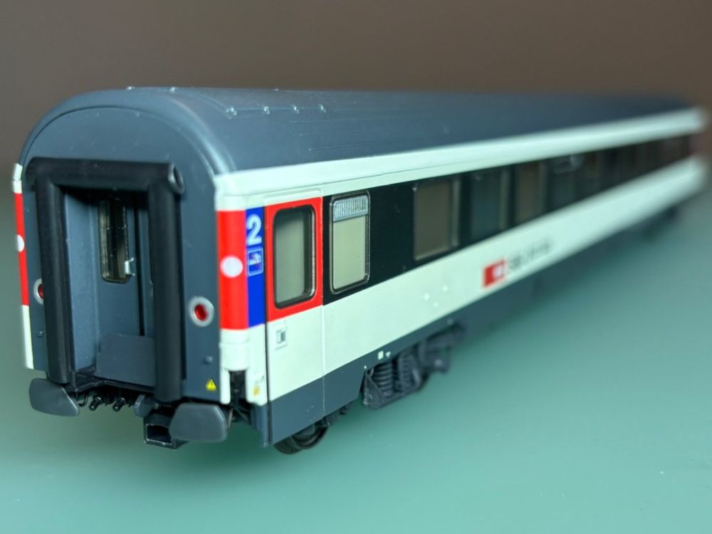 LSMODELS Intercity ICN 2e cl. CFF * ICN IC-Wg 2.Kl. SBB (Neu (gemäss ...