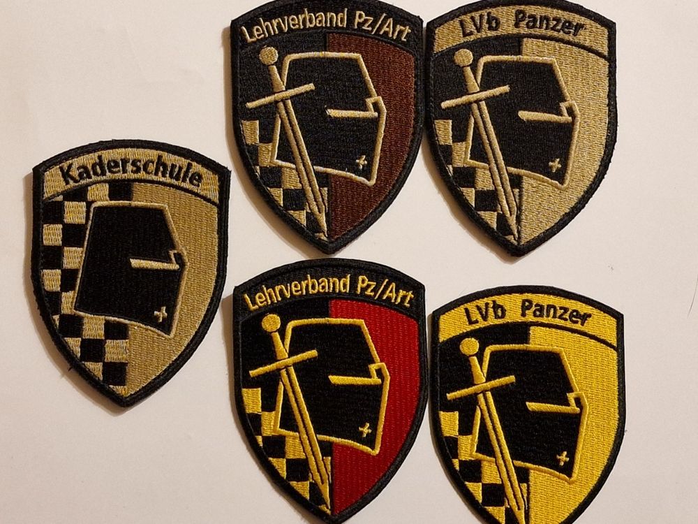 Panzer und Artillerie Badge 5 Badges 3 Klett 2 ohne (Gebraucht) in Nyon ...