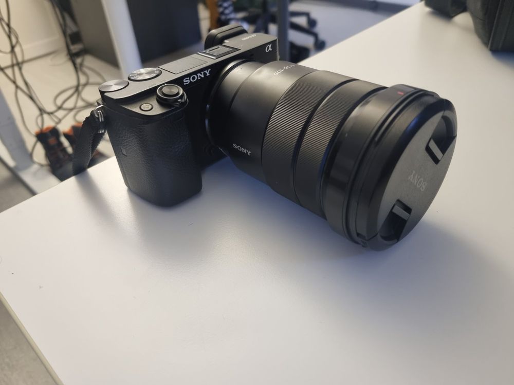 Sony Alpha 6400 (11010 Auslösungen) + E PZ 18–105 mm F4 G OS (D ...