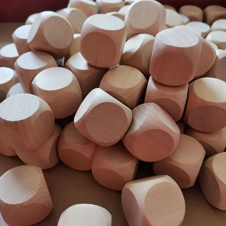 20 Stück unfertige Holzwürfel, 30mm (Neu und originalverpackt) in Wagenhausen für CHF 23.95 ...