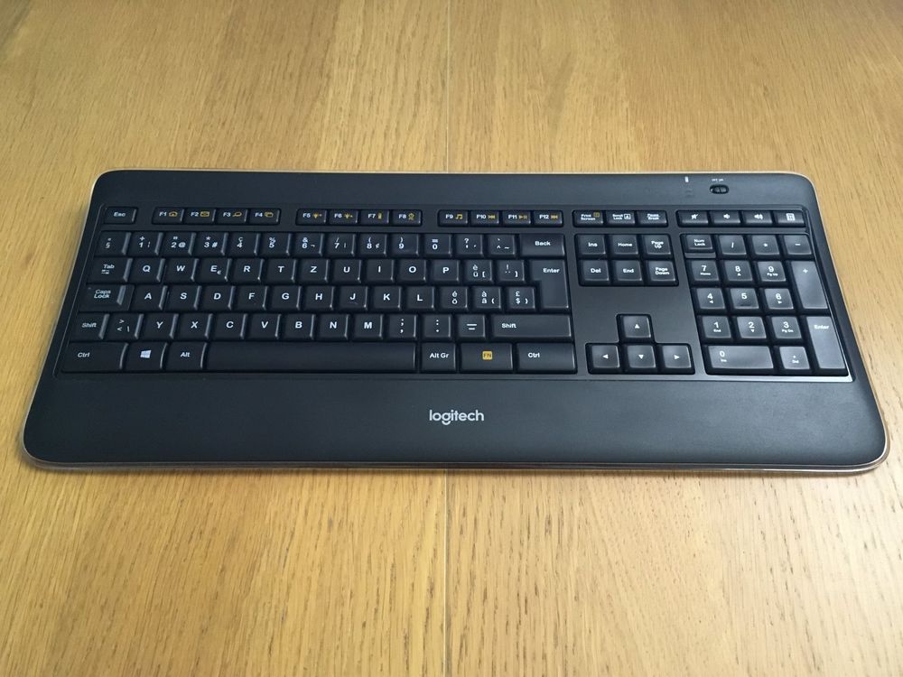 LOGITECH Wireless Illuminated Keyboard K800, super Zustand (Gebraucht ...
