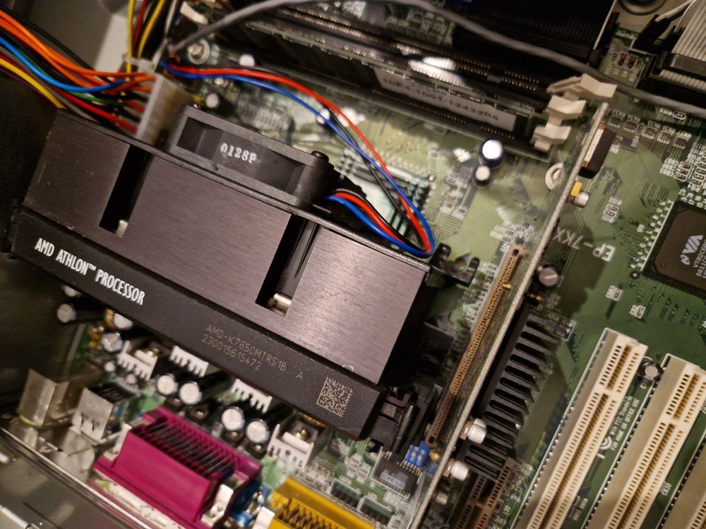 AMD Slot-A System mit Epox Mainboard (Gebraucht) in Zürich für CHF 160 ...