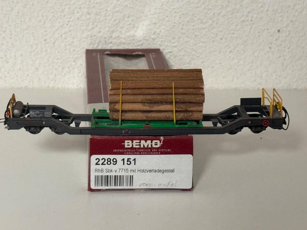 Bemo H0m RhB Sbk-v 7715 mit Holzgestell Pirovino Finish (Neu (gemäss ...