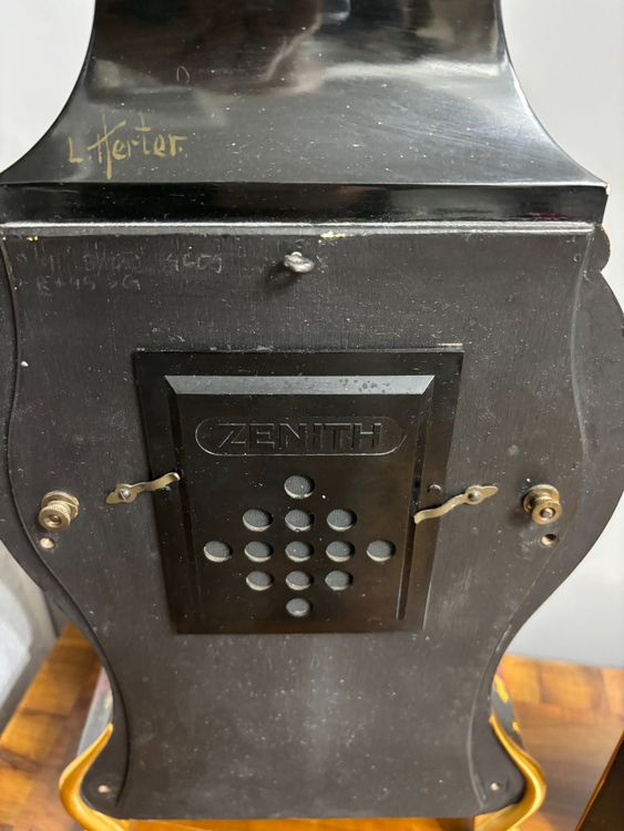 Le Castel Pendule, Holzgehäuse, funktioniert einwandfrei (Gebraucht) in ...