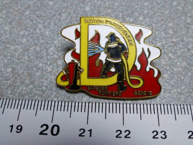 PIN PINS FEUERWEHR SAPEURS POMPIERS FIREFIGHTER (Gebraucht) in ...