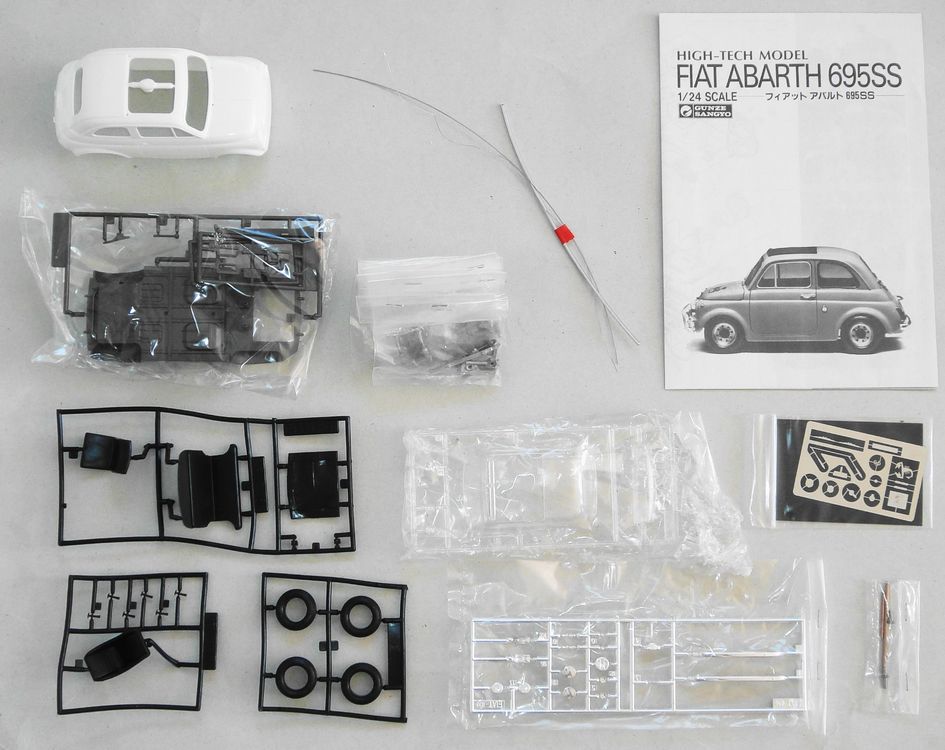 GUNZE SANGYO HIGH-TECH MODEL FIAT ABARTH 695SS 1:24 (Neu (gemäss ...