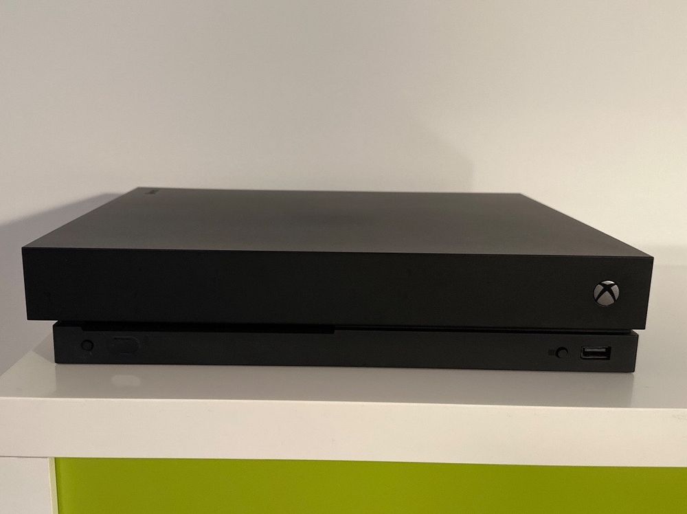 Xbox One X 1TB | Kaufen auf Ricardo