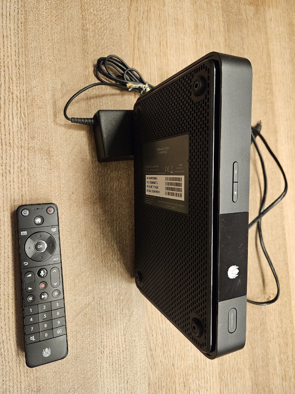 UPC TV Box DCX960 mit Fernbedienung und Zubehör (Gebraucht) in Uzwil ...