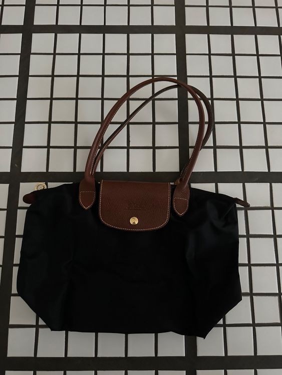 Longchamp Le Pliage M schwarz | Kaufen auf Ricardo
