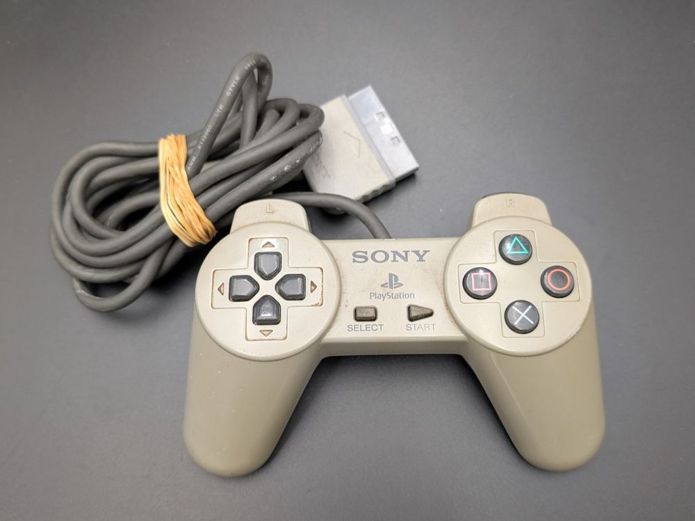 PS1 Controller (Gebraucht) in Domat/Ems für CHF 3.5 – mit Lieferung auf ...