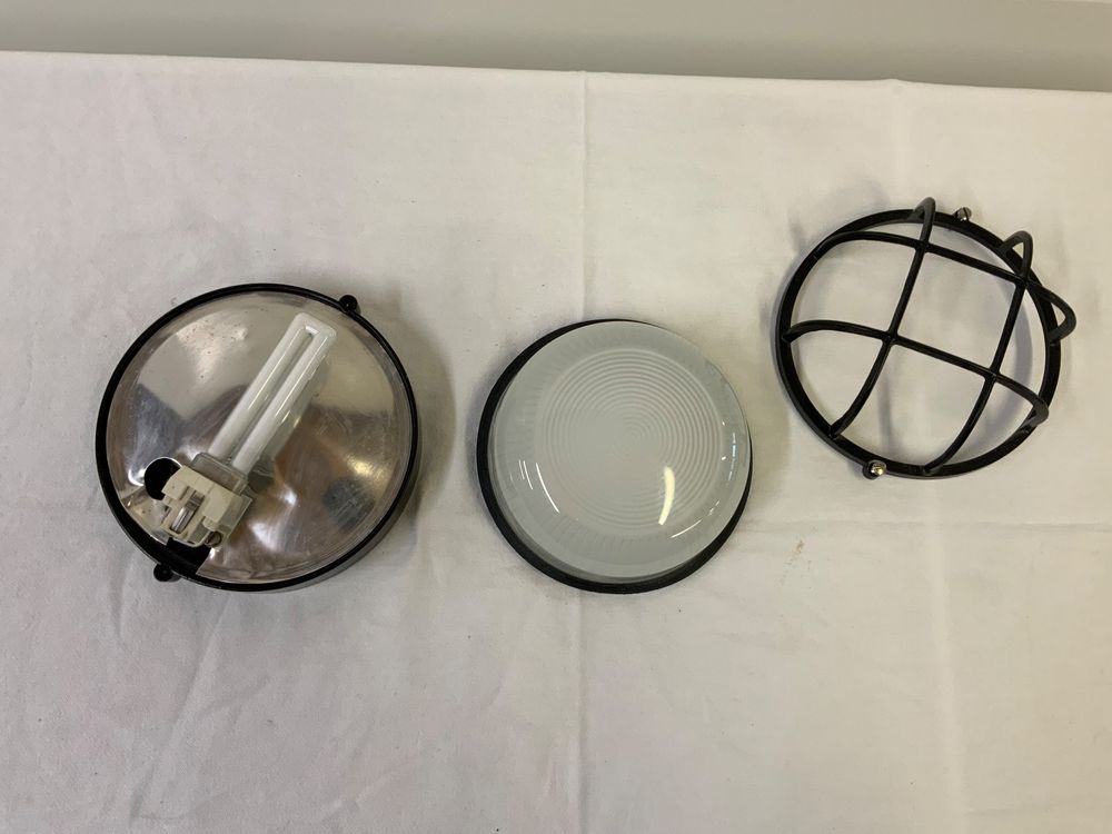Leuchte rund schwarz mit FL-Lampe 2-Pin mit Gitter Nr.10 | Kaufen auf ...