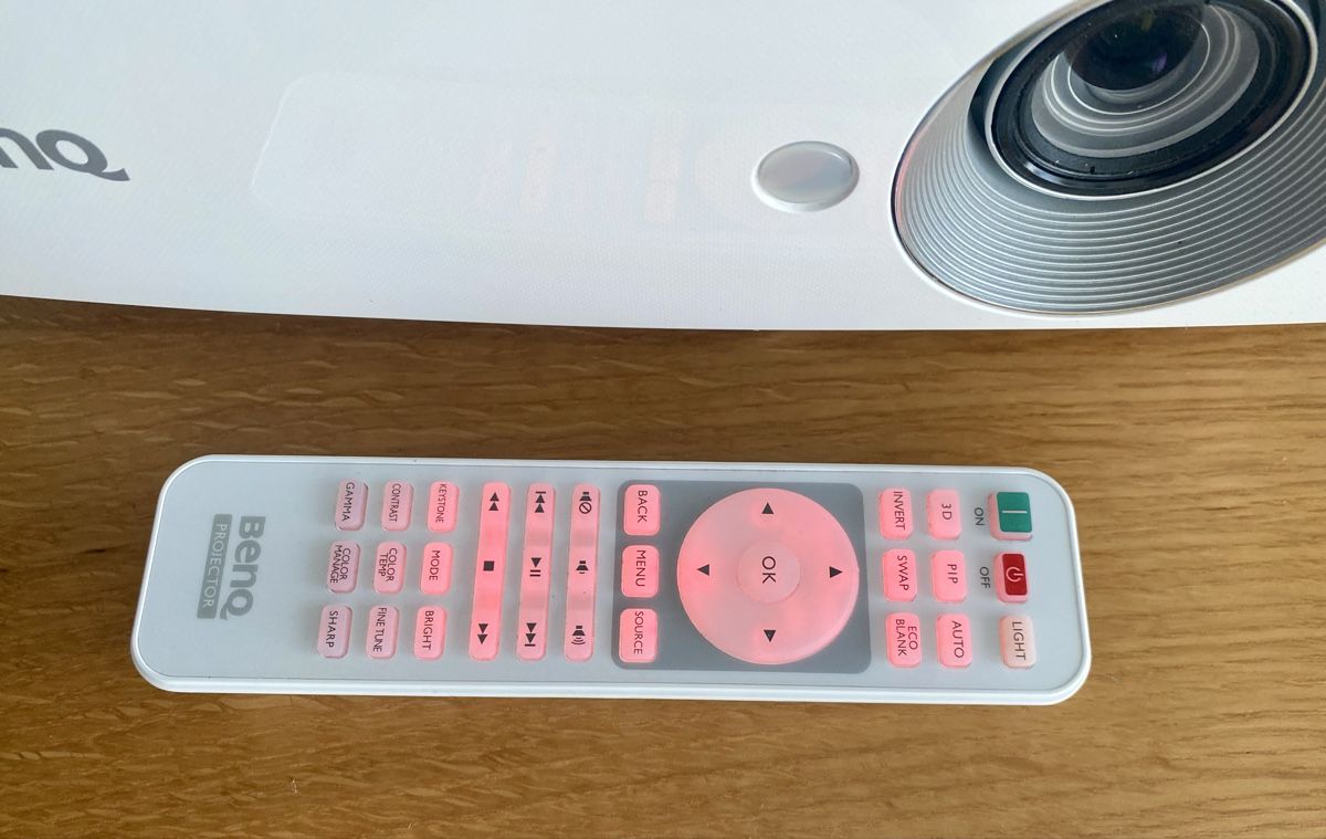 BenQ W1090 Projecteur Home Cinéma Full HD (D'occasion) à Lausanne pour ...