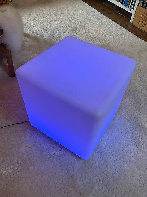Table basse illuminée (Gebraucht) in Troinex für CHF 20 – nur Abholung ...
