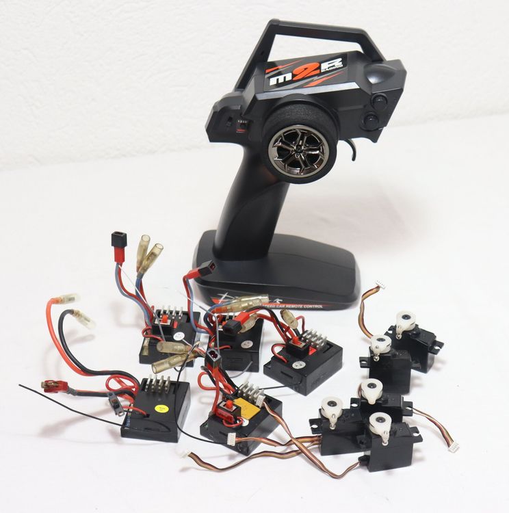 WLToys Fernsteuerung mit 5x 2-in-1 Empfänger/Regler & Servos (Gebraucht ...
