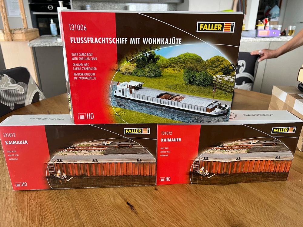 Faller Set H0 Kaimauer und Flussfrachtschiff (Gebraucht) in für CHF 26 ...