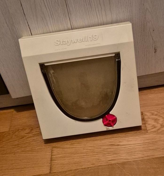 KatzenTür, Kunststoffklappe für Katzen (Gebraucht) in Liebefeld für CHF ...