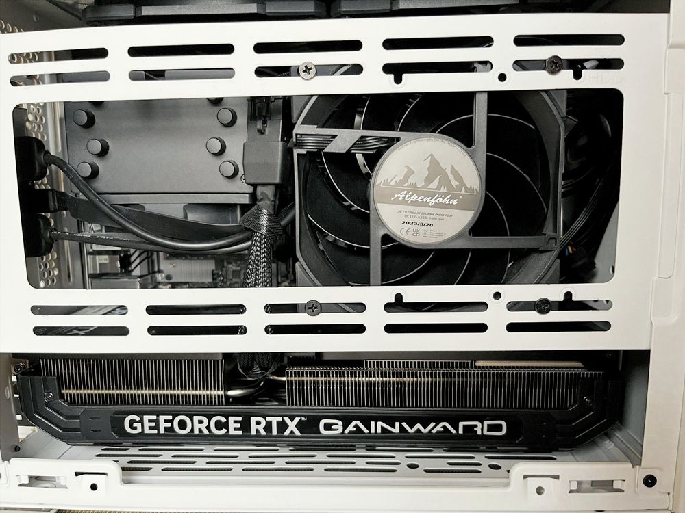 SFF Gaming PC, RTX 4070 Super, 14C/20T, 32GB DDR5, 1TB SSD (Gebraucht ...
