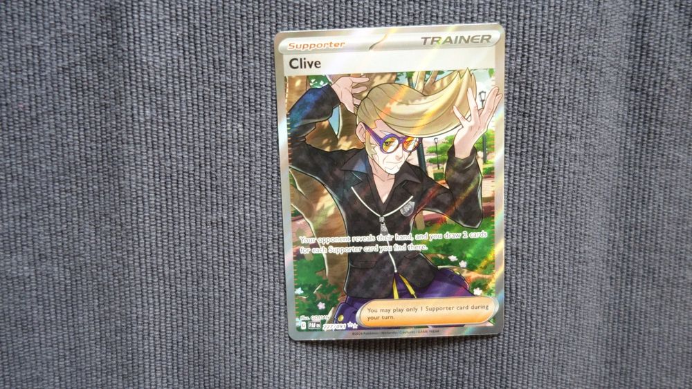 Clive Full Art Trainer Paldean Fates (EN) | Kaufen auf Ricardo