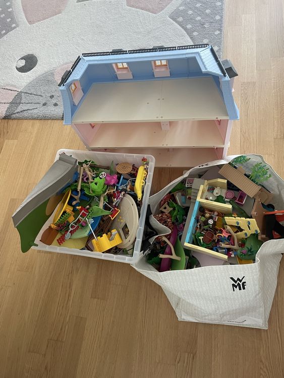 Playmobil set mit Haus und ganz viel Zubehör (Gebraucht) in Glattpark (Opfikon) für CHF 66 – mit ...
