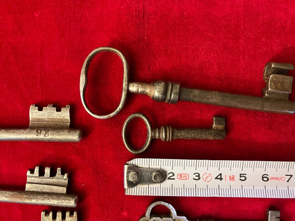 30 antike Schlüssel (Gebraucht) in St-Maurice für CHF 20 – mit ...