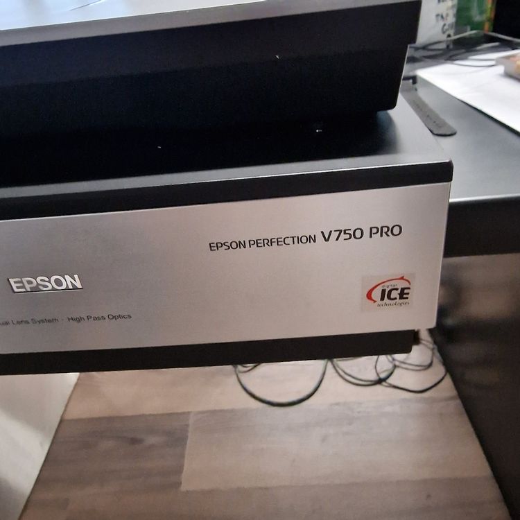 Scanner Epson V750 Pro (Gebraucht) in LUTRY für CHF 380 – mit Lieferung ...