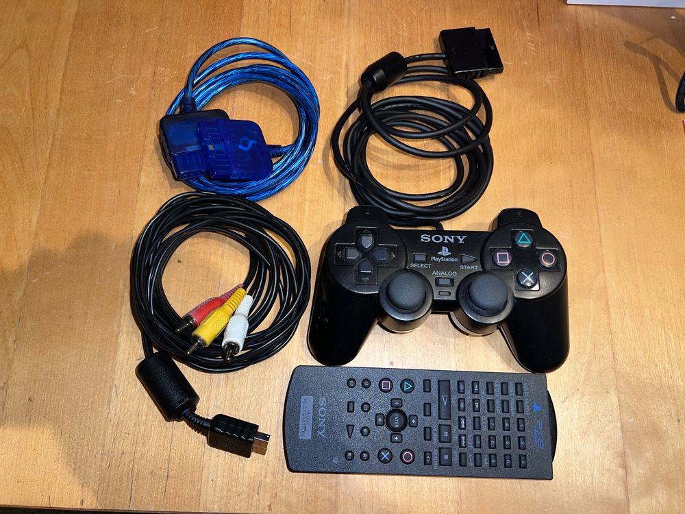 Sony PS2 Controller + Zubehör (Defekt) in Unterengstringen für CHF 9 – mit Lieferung auf Ricardo ...