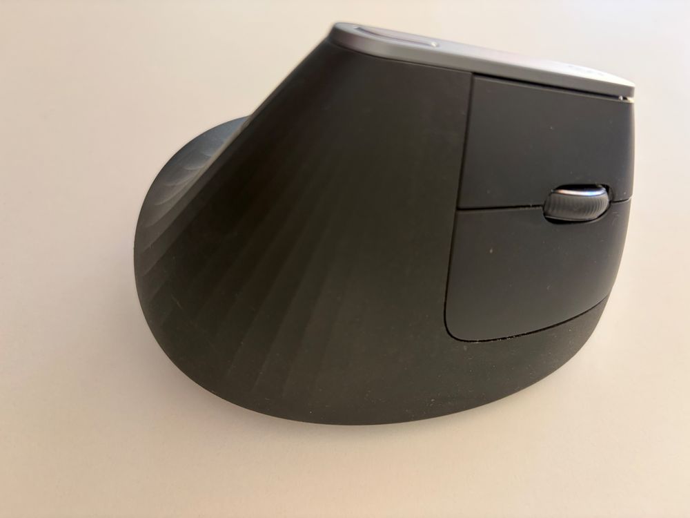Logitech MX Vertical Ergonomische Maus - Top Zustand! (Gebraucht) in ...
