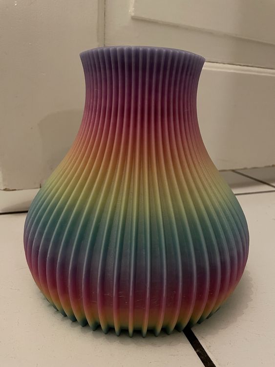 Regenbogenvase (Neu (gemäss Beschreibung)) in Thun für CHF 34 – mit Lieferung auf Ricardo kaufen