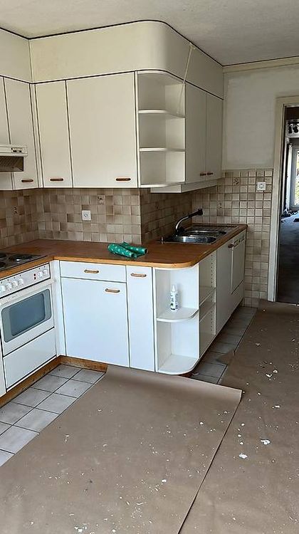 Küchenschrank und neuer Gefrierschrank KOSTENLOS Abholen (Gebraucht) in Maienfeld für CHF 0.1 ...