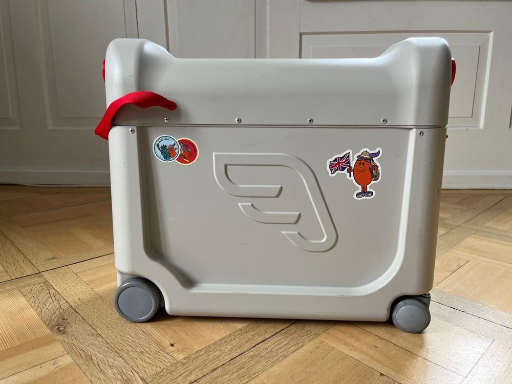 JetKids Bed Box Kinderkoffer Flugzeugbett (Gebraucht) in Zürich für CHF ...