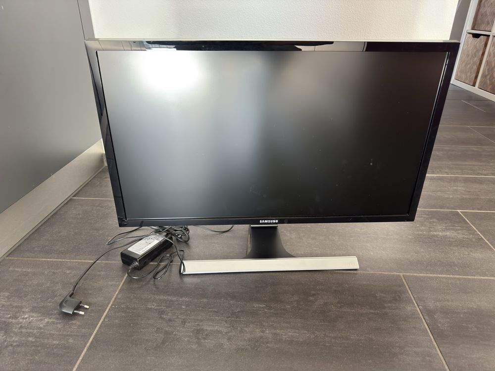 Samsung U28E590D 28” UHD Monitor (3840x2160) – 4K | Kaufen auf Ricardo