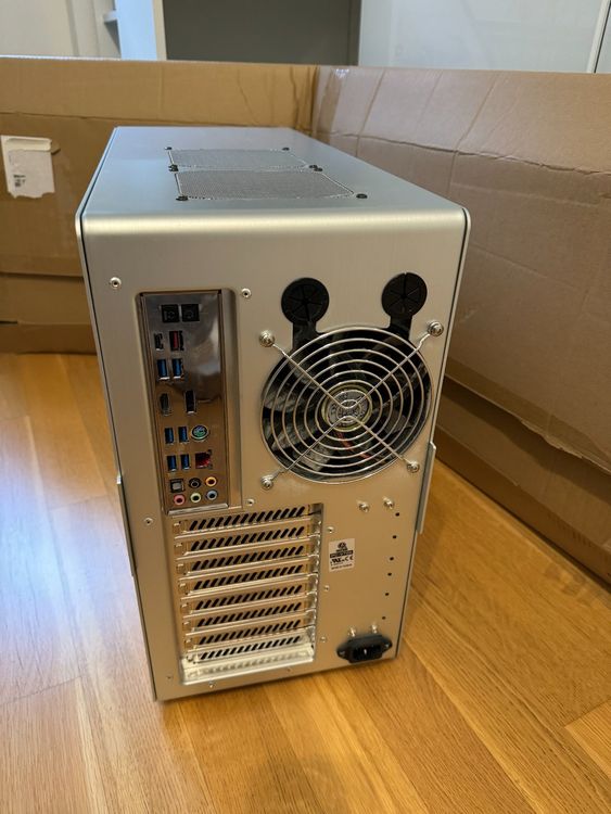 Desktop-PC (Midi-Tower) mit schickem Alugehäuse | Kaufen auf Ricardo