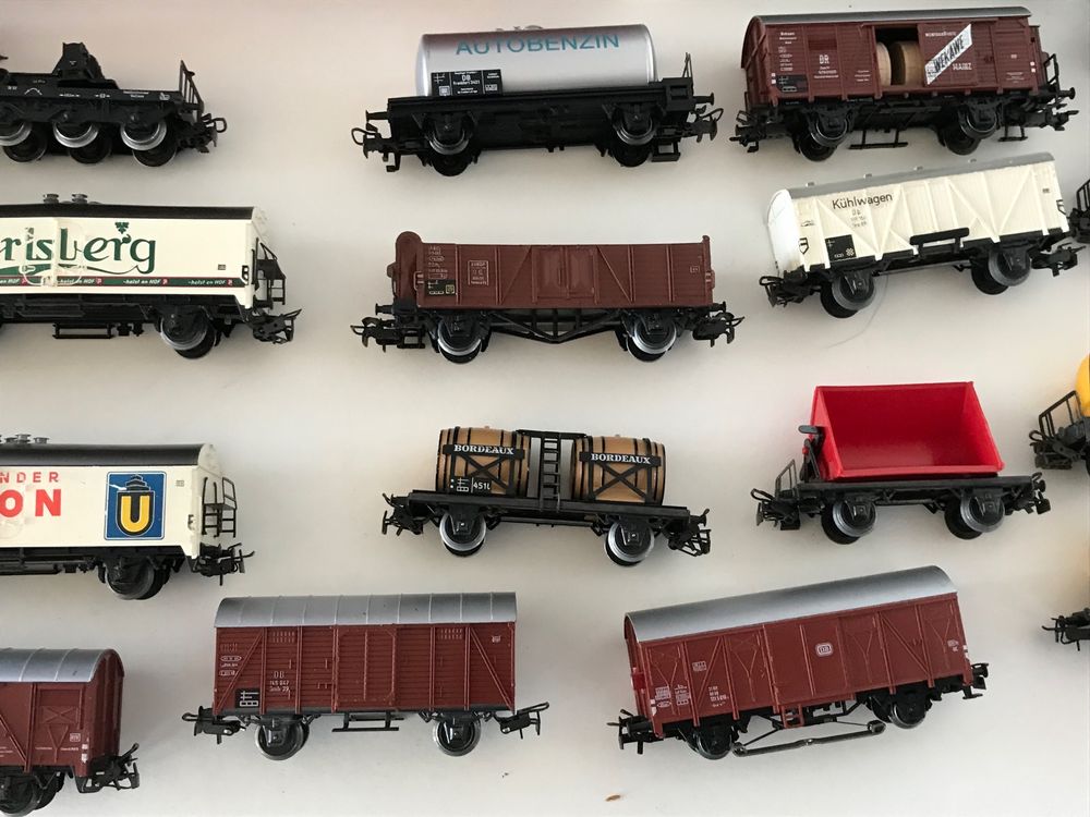 Marklin 3 locomotives et 34 wagons (Gebraucht) in Penthaz für CHF 475 – mit Lieferung auf ...