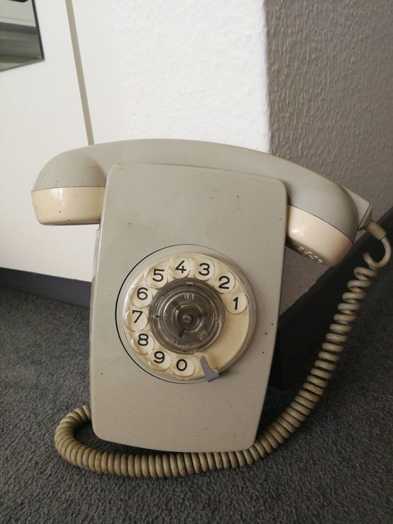 Telefon mit Wählscheibe, antik (Gebraucht) in Luzern für CHF 2 – mit ...