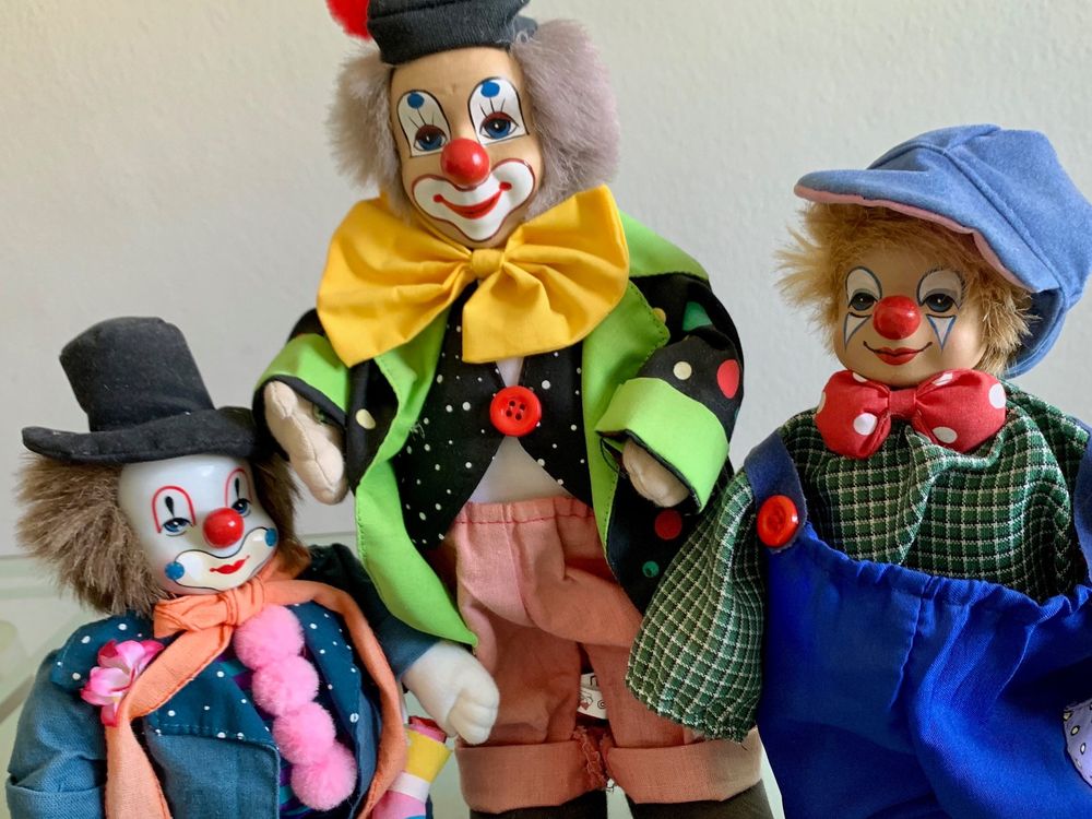 Sammlung von 29 Clown-Puppen/-Figuren, 30 cm und kleiner (Neu (gemäss Beschreibung)) in für CHF ...