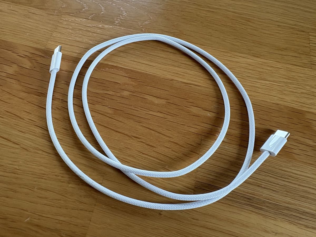 Apple USB-C zu USB-C Kabel (Gebraucht) in St. Gallen für CHF 1 – mit ...