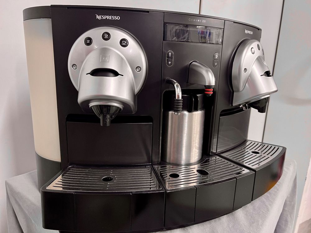 Nespresso Gemini CS 220 ab Service mit 5 Monate Garantie (Gebraucht) in ...